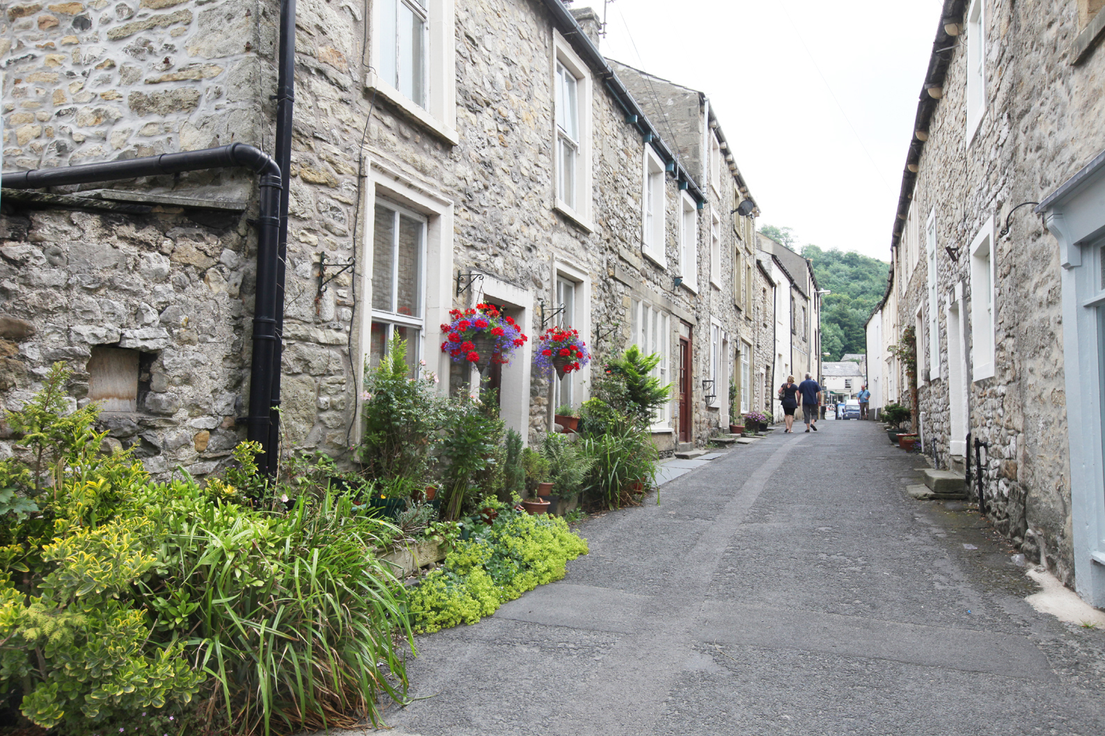 Settle seamless guttering